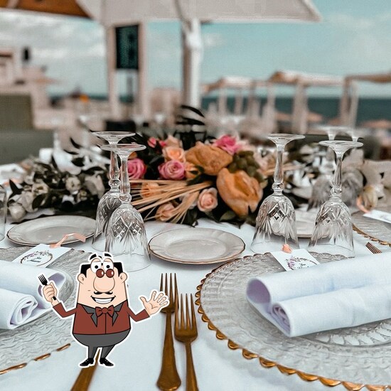 Fonda Mood Lounge Beach Club, Mascali - Restaurant menu, prices and reviews