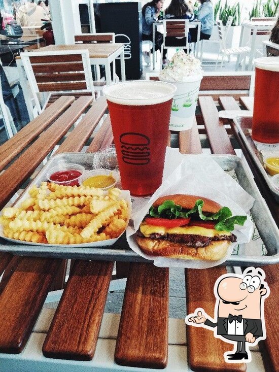 Shake Shack Arcos Bosques, Mexico City - Restaurant menu, prices and ...
