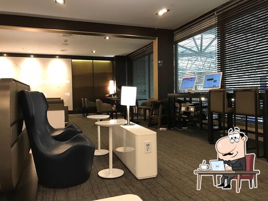 Sky Hub Lounge (East T1) - Restaurant menu, prices and reviews