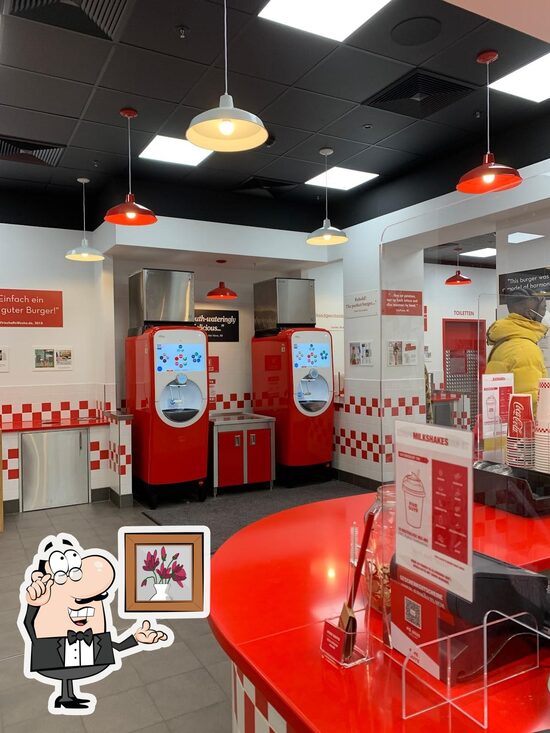 Five Guys Hamburg Reeperbahn, Hamburg - Restaurant menu, prices and reviews