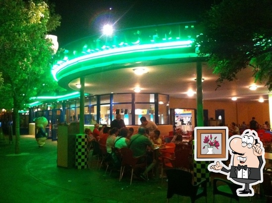 Porky Pig Diner, San Martín de la Vega - Restaurant menu, prices and ...